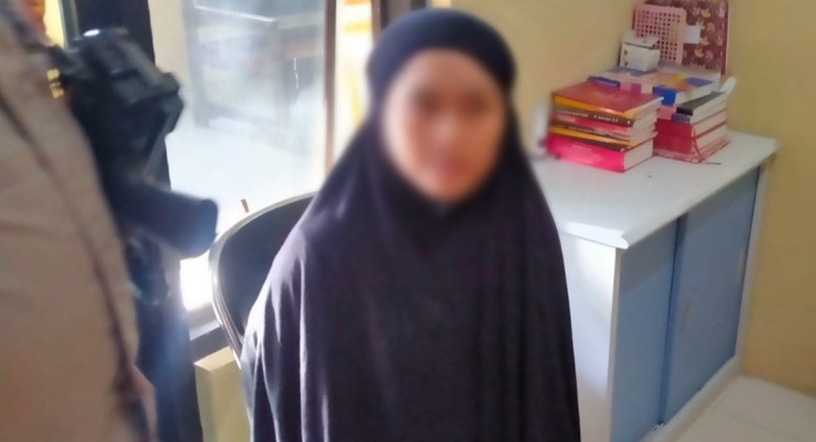 Diduga Depresi, Polisi Tangkap Seorang Ibu yang Tega Gorok 3 Anaknya di ... Diduga Depresi, Polisi Tangkap Seorang Ibu yang Tega Gorok 3 Anaknya di ...